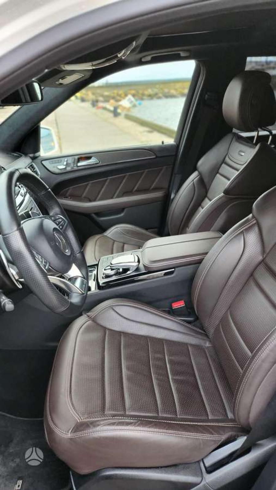 White Mercedes-Benz GLE 63 AMG 2015 in Tallinn, with an engine capacity of 5.46 L and mileage of 19 thousand km for 55000 €, photo 12 on AUTOMOTO.COM.LV