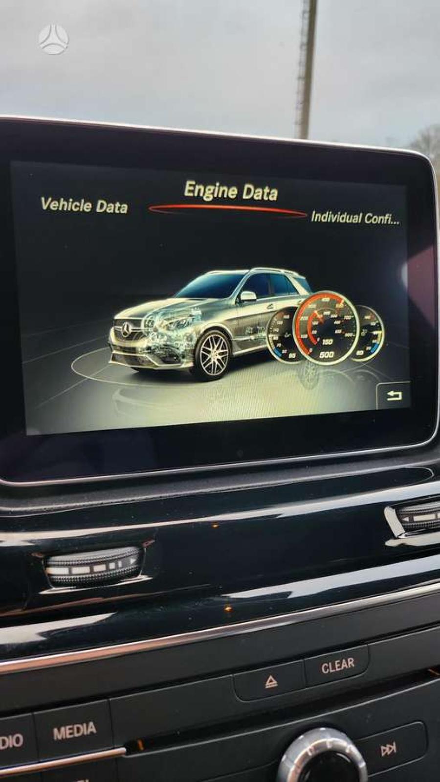 White Mercedes-Benz GLE 63 AMG 2015 in Tallinn, with an engine capacity of 5.46 L and mileage of 19 thousand km for 55000 €, photo 20 on AUTOMOTO.COM.LV