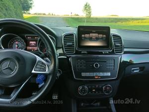 Melns Mercedes-Benz GLE-Class 2015 Rakvere, ar dzinēja tilpumu 3.00 L un nobraukumu 194 tūkst. km par 29000 €, foto 5 vietnē AUTOMOTO.COM.LV