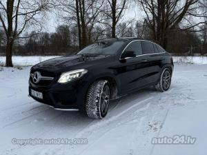 Melns Mercedes-Benz GLE-Class 2019 Tallina, ar dzinēja tilpumu 3.00 L un nobraukumu 171 tūkst. km par 36500 €, foto 3 vietnē AUTOMOTO.COM.LV