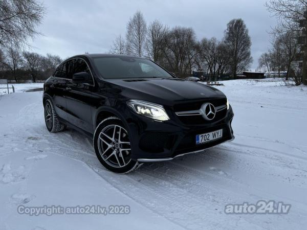 Melns Mercedes-Benz GLE-Class 2019 Tallina, ar dzinēja tilpumu 3.00 L un nobraukumu 171 tūkst. km par 36500 €, foto 4 vietnē AUTOMOTO.COM.LV