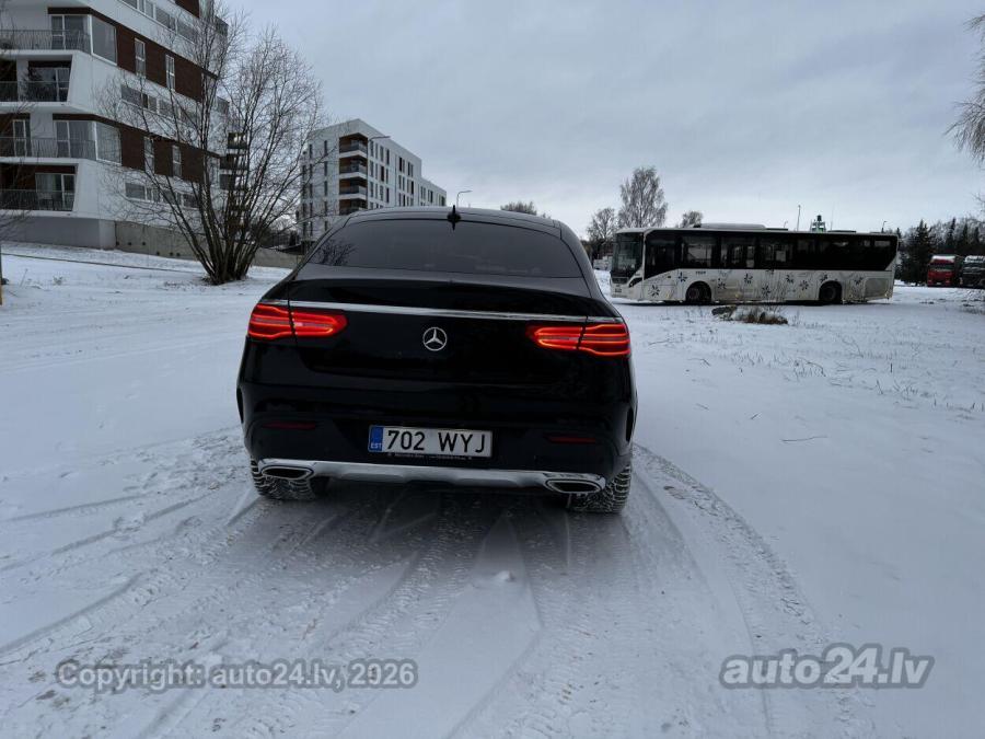 Melns Mercedes-Benz GLE-Class 2019 Tallina, ar dzinēja tilpumu 3.00 L un nobraukumu 171 tūkst. km par 36500 €, foto 6 vietnē AUTOMOTO.COM.LV
