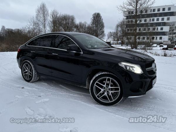 Melns Mercedes-Benz GLE-Class 2019 Tallina, ar dzinēja tilpumu 3.00 L un nobraukumu 171 tūkst. km par 36500 €, foto 9 vietnē AUTOMOTO.COM.LV