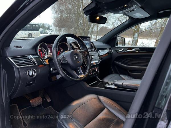 Melns Mercedes-Benz GLE-Class 2019 Tallina, ar dzinēja tilpumu 3.00 L un nobraukumu 171 tūkst. km par 36500 €, foto 10 vietnē AUTOMOTO.COM.LV