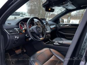 Melns Mercedes-Benz GLE-Class 2019 Tallina, ar dzinēja tilpumu 3.00 L un nobraukumu 171 tūkst. km par 36500 €, foto 10 vietnē AUTOMOTO.COM.LV