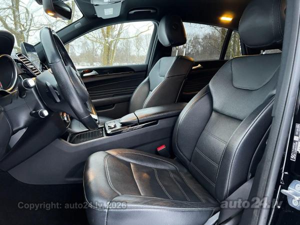 Melns Mercedes-Benz GLE-Class 2019 Tallina, ar dzinēja tilpumu 3.00 L un nobraukumu 171 tūkst. km par 36500 €, foto 11 vietnē AUTOMOTO.COM.LV