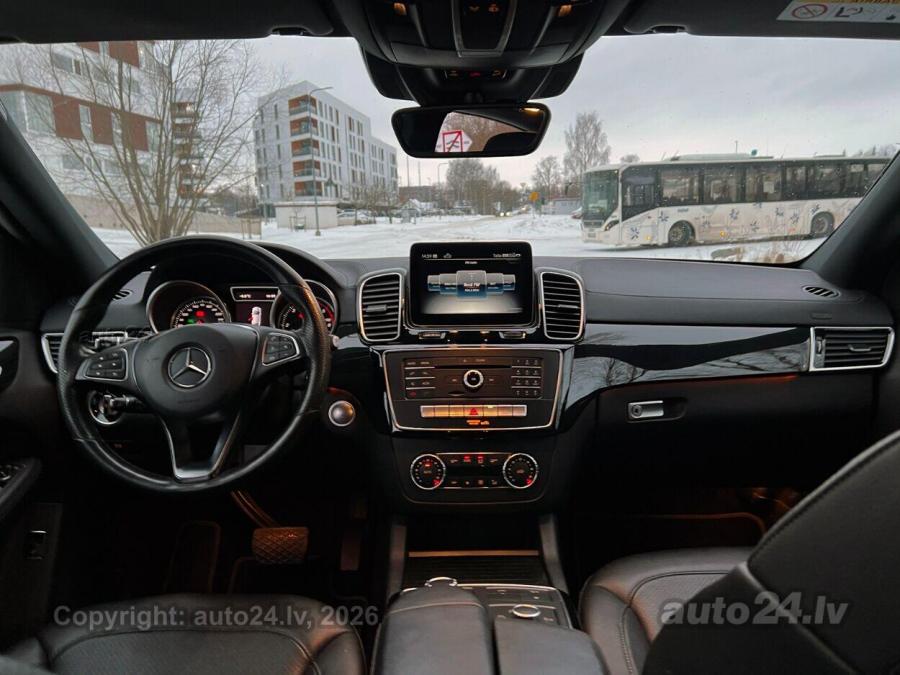 Melns Mercedes-Benz GLE-Class 2019 Tallina, ar dzinēja tilpumu 3.00 L un nobraukumu 171 tūkst. km par 36500 €, foto 12 vietnē AUTOMOTO.COM.LV