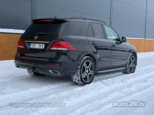 Melns Mercedes-Benz GLE-Class 2016 Tallina, ar dzinēja tilpumu 3.00 L un nobraukumu 237 tūkst. km par 19900 €, foto 2 vietnē AUTOMOTO.COM.LV