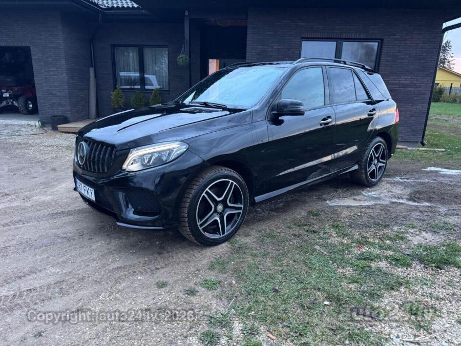 Melns Mercedes-Benz GLE-Class 2016 Tallina, ar dzinēja tilpumu 3.00 L un nobraukumu 201 tūkst. km par 28500 €, foto 2 vietnē AUTOMOTO.COM.LV