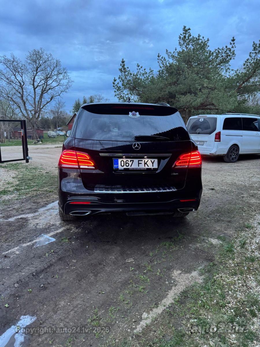 Melns Mercedes-Benz GLE-Class 2016 Tallina, ar dzinēja tilpumu 3.00 L un nobraukumu 201 tūkst. km par 28500 €, foto 6 vietnē AUTOMOTO.COM.LV