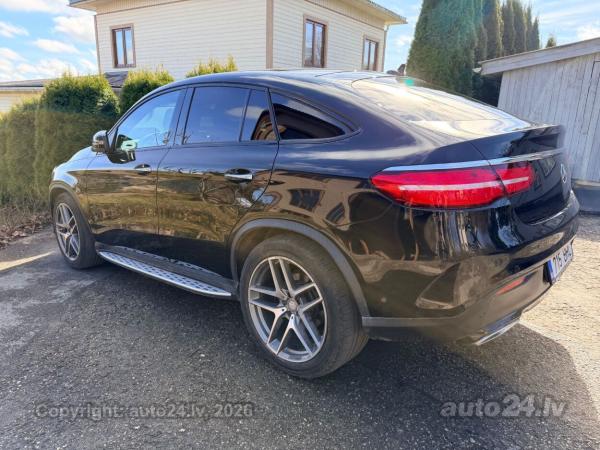Melns Mercedes-Benz GLE-Class 2016 Tallina, ar dzinēja tilpumu 3.00 L un nobraukumu 166 tūkst. km par 33900 €, foto 3 vietnē AUTOMOTO.COM.LV