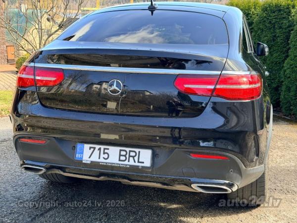 Melns Mercedes-Benz GLE-Class 2016 Tallina, ar dzinēja tilpumu 3.00 L un nobraukumu 166 tūkst. km par 33900 €, foto 5 vietnē AUTOMOTO.COM.LV