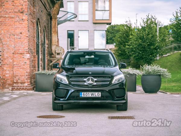 Melns Mercedes-Benz GLE-Class 2016 Tallina, ar dzinēja tilpumu 3.00 L un nobraukumu 166 tūkst. km par 31000 €, foto 8 vietnē AUTOMOTO.COM.LV