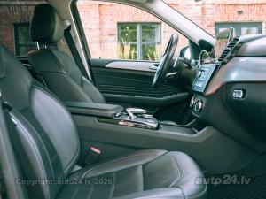 Melns Mercedes-Benz GLE-Class 2016 Tallina, ar dzinēja tilpumu 3.00 L un nobraukumu 166 tūkst. km par 31000 €, foto 13 vietnē AUTOMOTO.COM.LV