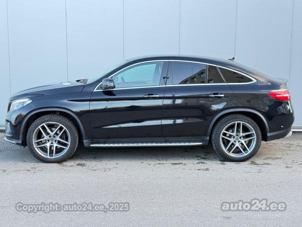 Black Mercedes-Benz GLE-Class 2017 in Tallinn, with an engine capacity of 3.00 L and mileage of 119 thousand km for 34500 €, photo 9 on AUTOMOTO.COM.LV