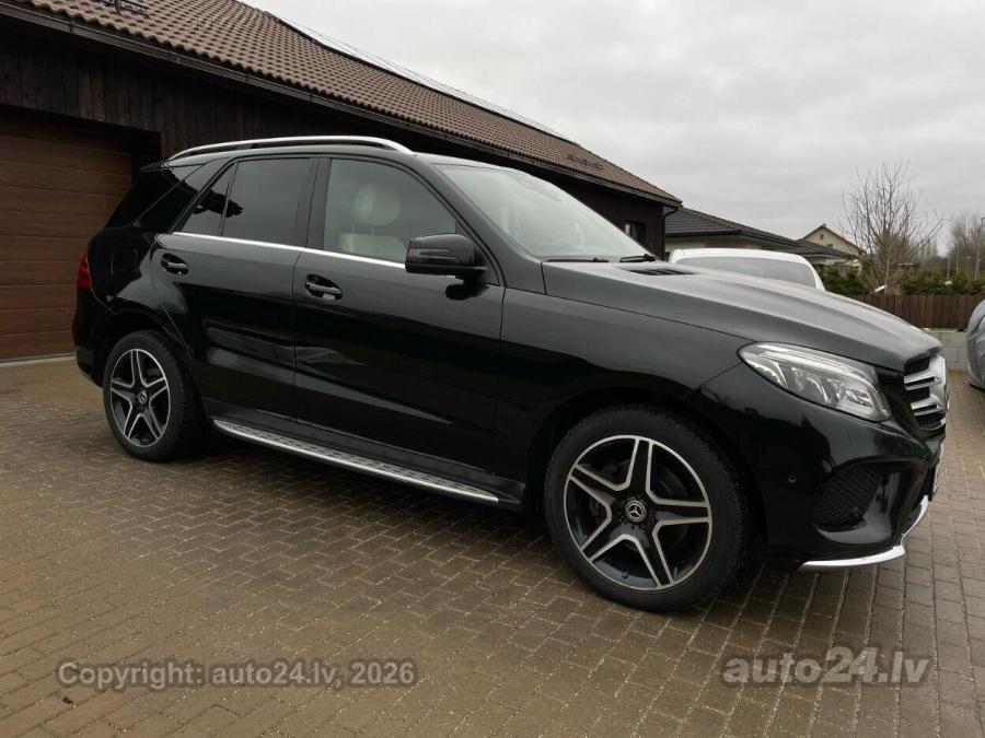Melns Mercedes-Benz GLE-Class 2017 Tallina, ar dzinēja tilpumu 3.00 L un nobraukumu 209 tūkst. km par 26500 €, foto 1 vietnē AUTOMOTO.COM.LV