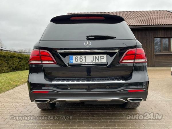 Black Mercedes-Benz GLE-Class 2017 in Tallinn, with an engine capacity of 3.00 L and mileage of 209 thousand km for 26500 €, photo 6 on AUTOMOTO.COM.LV