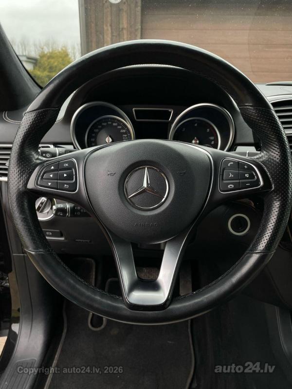 Black Mercedes-Benz GLE-Class 2017 in Tallinn, with an engine capacity of 3.00 L and mileage of 209 thousand km for 26500 €, photo 8 on AUTOMOTO.COM.LV