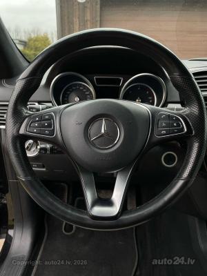 Melns Mercedes-Benz GLE-Class 2017 Tallina, ar dzinēja tilpumu 3.00 L un nobraukumu 209 tūkst. km par 26500 €, foto 8 vietnē AUTOMOTO.COM.LV