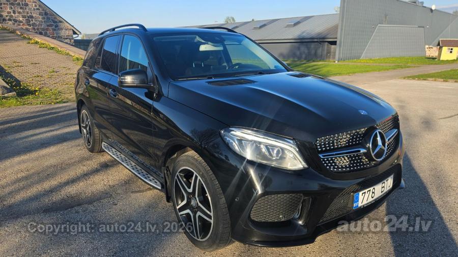 Melns Mercedes-Benz GLE-Class 2017 Viljandi, ar dzinēja tilpumu 3.00 L un nobraukumu 319 tūkst. km par 26800 €, foto 3 vietnē AUTOMOTO.COM.LV
