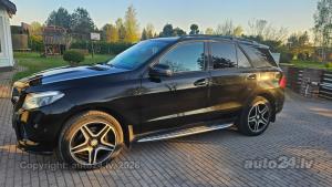 Melns Mercedes-Benz GLE-Class 2017 Viljandi, ar dzinēja tilpumu 3.00 L un nobraukumu 319 tūkst. km par 26800 €, foto 6 vietnē AUTOMOTO.COM.LV