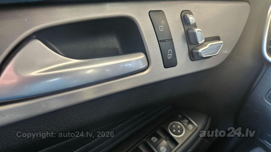 Melns Mercedes-Benz GLE-Class 2017 Viljandi, ar dzinēja tilpumu 3.00 L un nobraukumu 319 tūkst. km par 26800 €, foto 11 vietnē AUTOMOTO.COM.LV