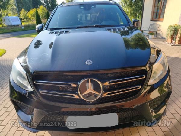Melns Mercedes-Benz GLE-Class 2017 Tallina, ar dzinēja tilpumu 3.00 L un nobraukumu 163 tūkst. km par 21500 €, foto 7 vietnē AUTOMOTO.COM.LV