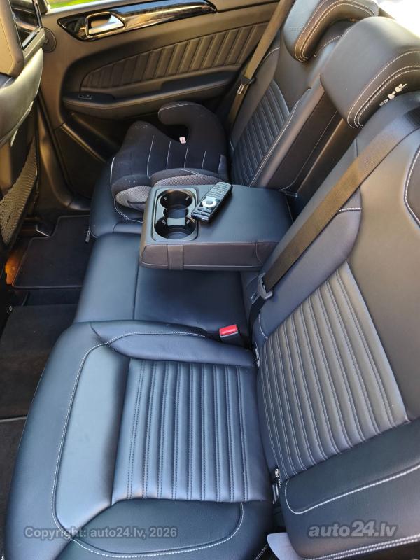 Melns Mercedes-Benz GLE-Class 2017 Tallina, ar dzinēja tilpumu 3.00 L un nobraukumu 163 tūkst. km par 21500 €, foto 9 vietnē AUTOMOTO.COM.LV