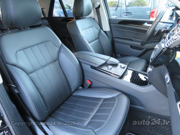 Melns Mercedes-Benz GLE-Class 2017 Tallina, ar dzinēja tilpumu 3.00 L un nobraukumu 111 tūkst. km par 27500 €, foto 6 vietnē AUTOMOTO.COM.LV