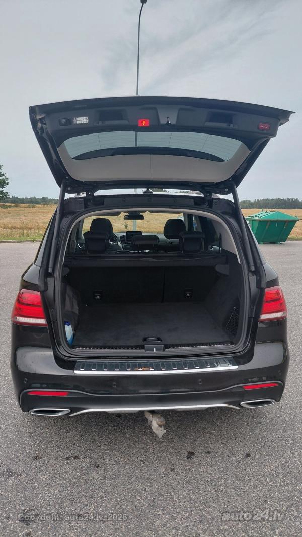 Mercedes-Benz GLE-Class 2018 Pelva vietnē Melns Mercedes-Benz GLE-Class 2018 Pelva, ar dzinēja tilpumu 3.00 L un nobraukumu 155 tūkst. km par 34600 €, foto 7 vietnē AUTOMOTO.COM.LV