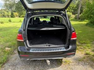 Black Mercedes-Benz GLE-Class 2018 in Tallinn, with an engine capacity of 3.00 L and mileage of 145 thousand km for 29900 €, photo 6 on AUTOMOTO.COM.LV