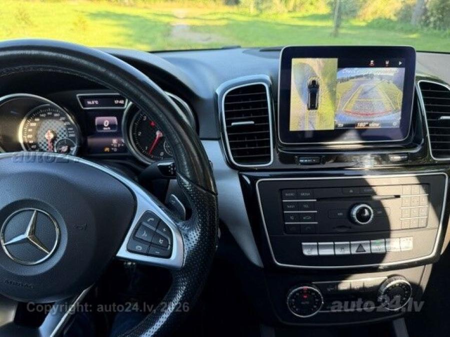 Black Mercedes-Benz GLE-Class 2018 in Tallinn, with an engine capacity of 3.00 L and mileage of 145 thousand km for 29900 €, photo 10 on AUTOMOTO.COM.LV