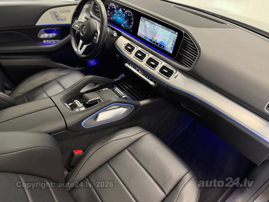 Black Mercedes-Benz GLE-Class 2019 in Tallinn, with an engine capacity of 0.00 L and mileage of 115 thousand km for 47990 €, photo 15 on AUTOMOTO.COM.LV