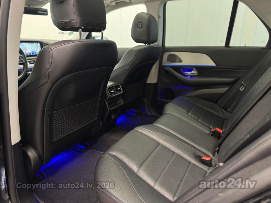 Black Mercedes-Benz GLE-Class 2019 in Tallinn, with an engine capacity of 0.00 L and mileage of 115 thousand km for 47990 €, photo 18 on AUTOMOTO.COM.LV