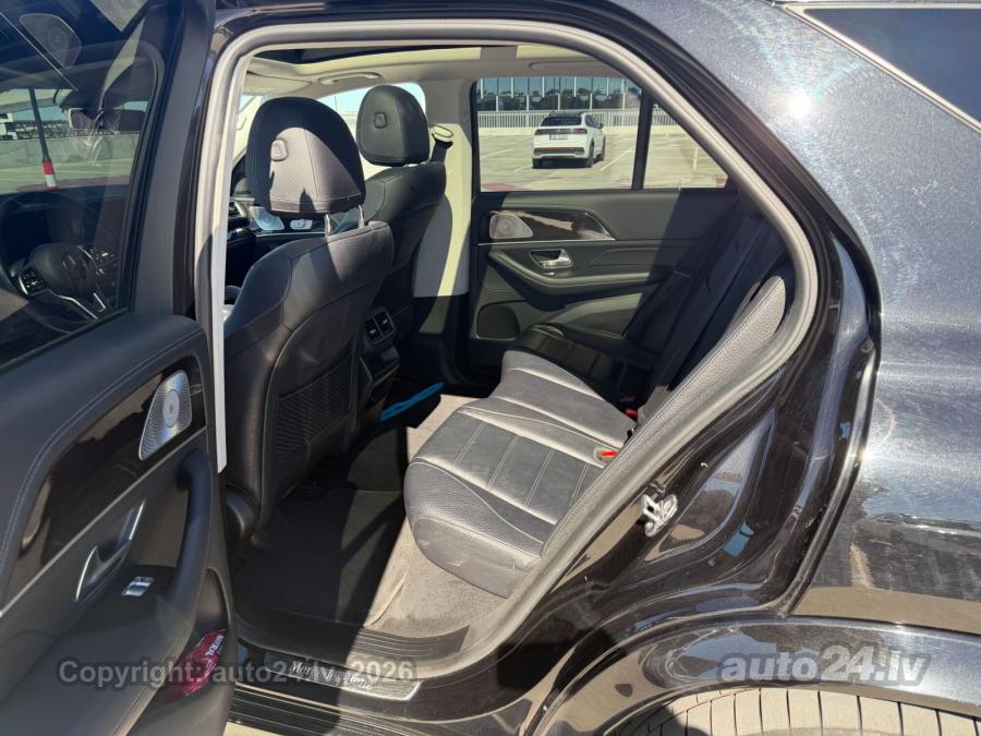 Melns Mercedes-Benz GLE-Class 2019 Tallina, ar dzinēja tilpumu 2.00 L un nobraukumu 95 tūkst. km par 39900 €, foto 11 vietnē AUTOMOTO.COM.LV
