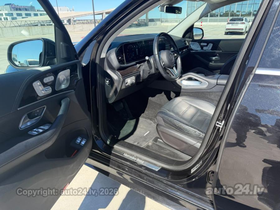 Melns Mercedes-Benz GLE-Class 2019 Tallina, ar dzinēja tilpumu 2.00 L un nobraukumu 95 tūkst. km par 39900 €, foto 12 vietnē AUTOMOTO.COM.LV