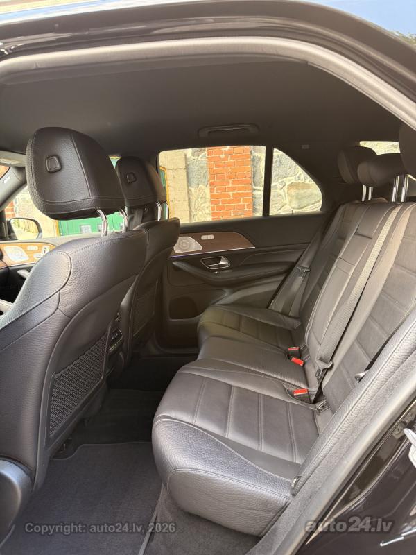Melns Mercedes-Benz GLE-Class 2020 Tartu, ar dzinēja tilpumu 2.90 L un nobraukumu 186 tūkst. km par 44900 €, foto 10 vietnē AUTOMOTO.COM.LV
