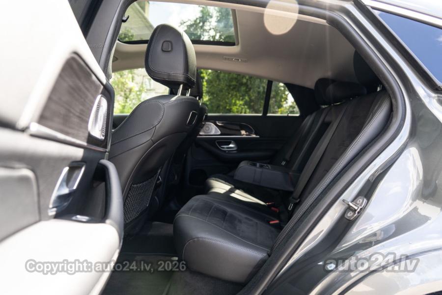 Melns Mercedes-Benz GLE-Class 2020 Tallina, ar dzinēja tilpumu 2.90 L un nobraukumu 89 tūkst. km par 59900 €, foto 10 vietnē AUTOMOTO.COM.LV