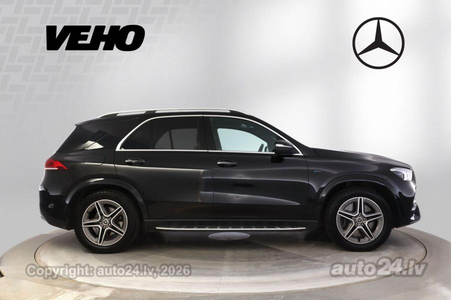 Melns Mercedes-Benz GLE-Class 2021 Tallina, ar dzinēja tilpumu 2.00 L un nobraukumu 133 tūkst. km par 53900 €, foto 3 vietnē AUTOMOTO.COM.LV