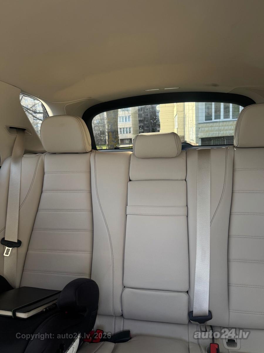 Melns Mercedes-Benz GLE-Class 2021 Tallina, ar dzinēja tilpumu 2.00 L un nobraukumu 78 tūkst. km par 55900 €, foto 8 vietnē AUTOMOTO.COM.LV