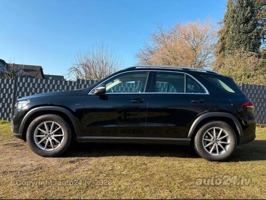 Black Mercedes-Benz GLE-Class 2021 in Tallinn, with an engine capacity of 2.00 L and mileage of 209 thousand km for 45000 €, photo 15 on AUTOMOTO.COM.LV
