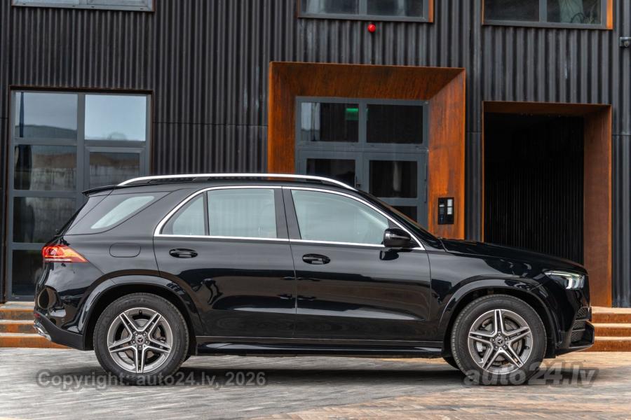 Melns Mercedes-Benz GLE-Class 2021 Rīga, ar dzinēja tilpumu 1.99 L un nobraukumu 60 tūkst. km par 51000 €, foto 6 vietnē AUTOMOTO.COM.LV