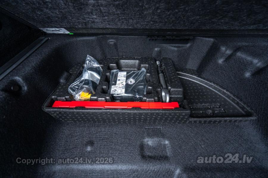 Melns Mercedes-Benz GLE-Class 2021 Rīga, ar dzinēja tilpumu 1.99 L un nobraukumu 60 tūkst. km par 51000 €, foto 14 vietnē AUTOMOTO.COM.LV