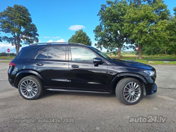 Melns Mercedes-Benz GLE-Class 2021 Tallina, ar dzinēja tilpumu 2.90 L un nobraukumu 141 tūkst. km par 56900 €, foto 3 vietnē AUTOMOTO.COM.LV