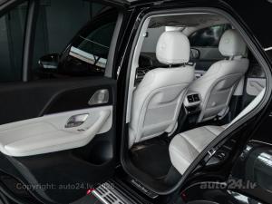 Melns Mercedes-Benz GLE-Class 2021 Tallina, ar dzinēja tilpumu 2.00 L un nobraukumu 93 tūkst. km par 53900 €, foto 10 vietnē AUTOMOTO.COM.LV