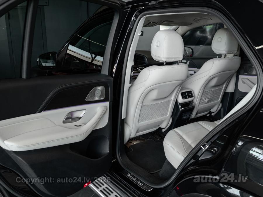Melns Mercedes-Benz GLE-Class 2021 Tallina, ar dzinēja tilpumu 2.00 L un nobraukumu 93 tūkst. km par 53900 €, foto 10 vietnē AUTOMOTO.COM.LV
