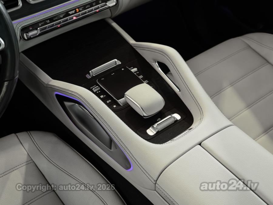 Melns Mercedes-Benz GLE-Class 2021 Tallina, ar dzinēja tilpumu 2.00 L un nobraukumu 93 tūkst. km par 53900 €, foto 15 vietnē AUTOMOTO.COM.LV