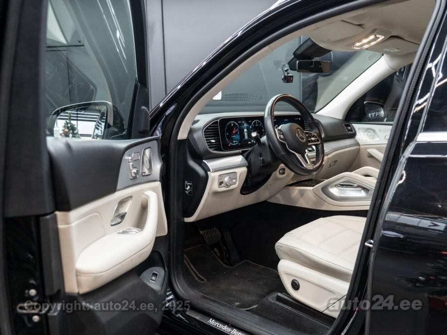 Melns Mercedes-Benz GLE-Class 2022 Tallina, ar dzinēja tilpumu 2.00 L un nobraukumu 51 tūkst. km par 63900 €, foto 4 vietnē AUTOMOTO.COM.LV