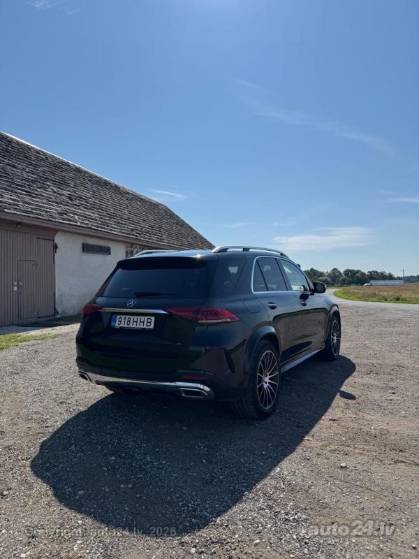 Melns Mercedes-Benz GLE-Class 2022 Tallina, ar dzinēja tilpumu 2.00 L un nobraukumu 144 tūkst. km par 45500 €, foto 4 vietnē AUTOMOTO.COM.LV
