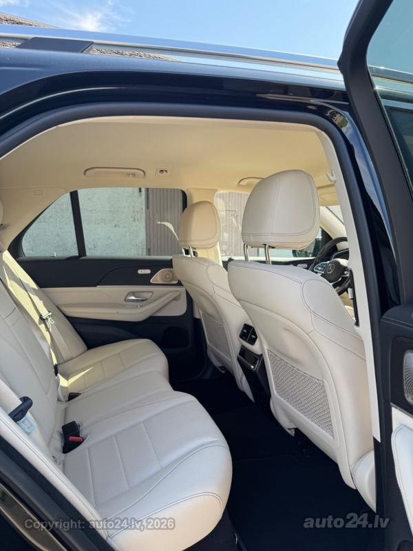 Melns Mercedes-Benz GLE-Class 2022 Tallina, ar dzinēja tilpumu 2.00 L un nobraukumu 144 tūkst. km par 45500 €, foto 7 vietnē AUTOMOTO.COM.LV